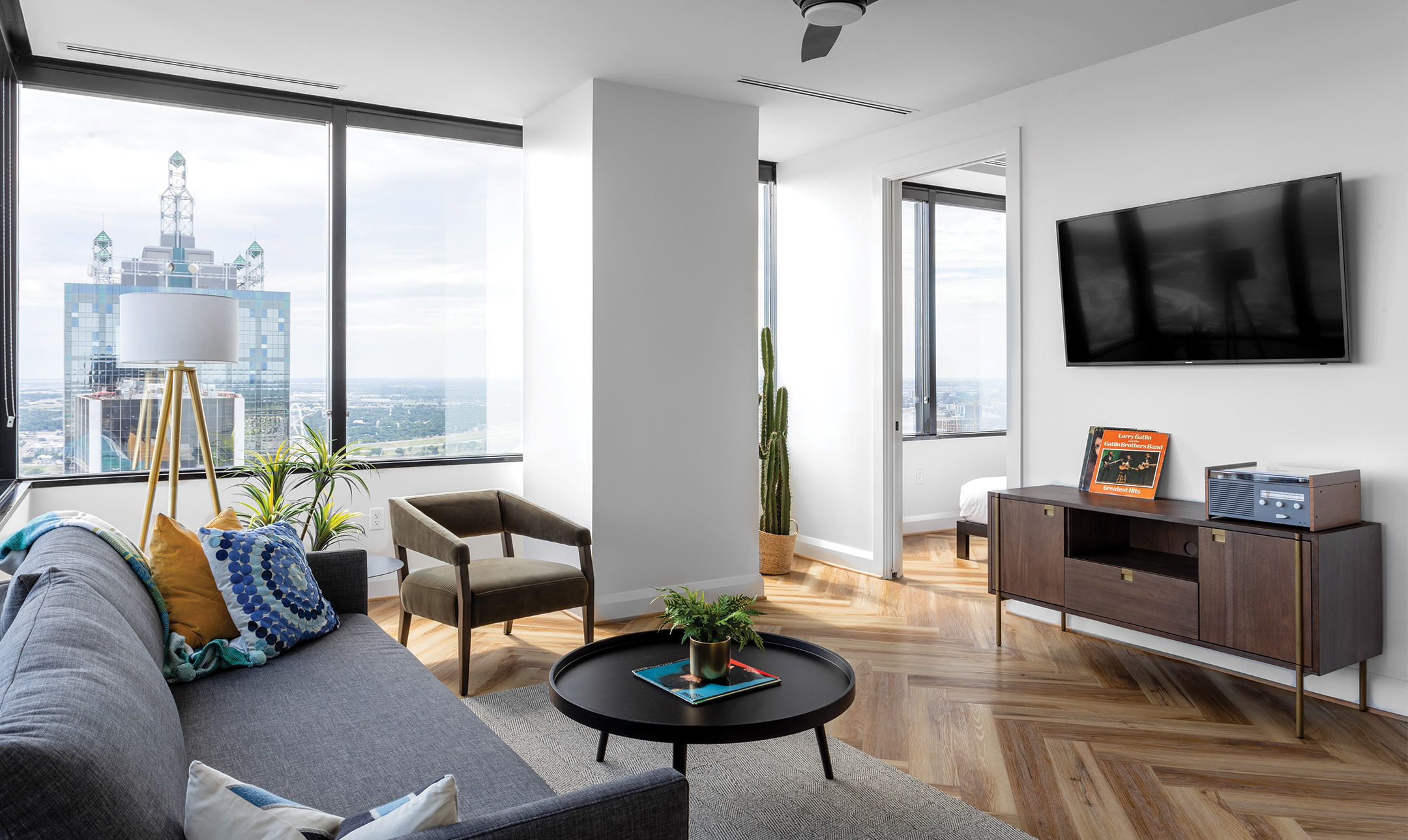 Mint House Dallas - Downtown, Santander Tower: Dallas, TX | WDG ...